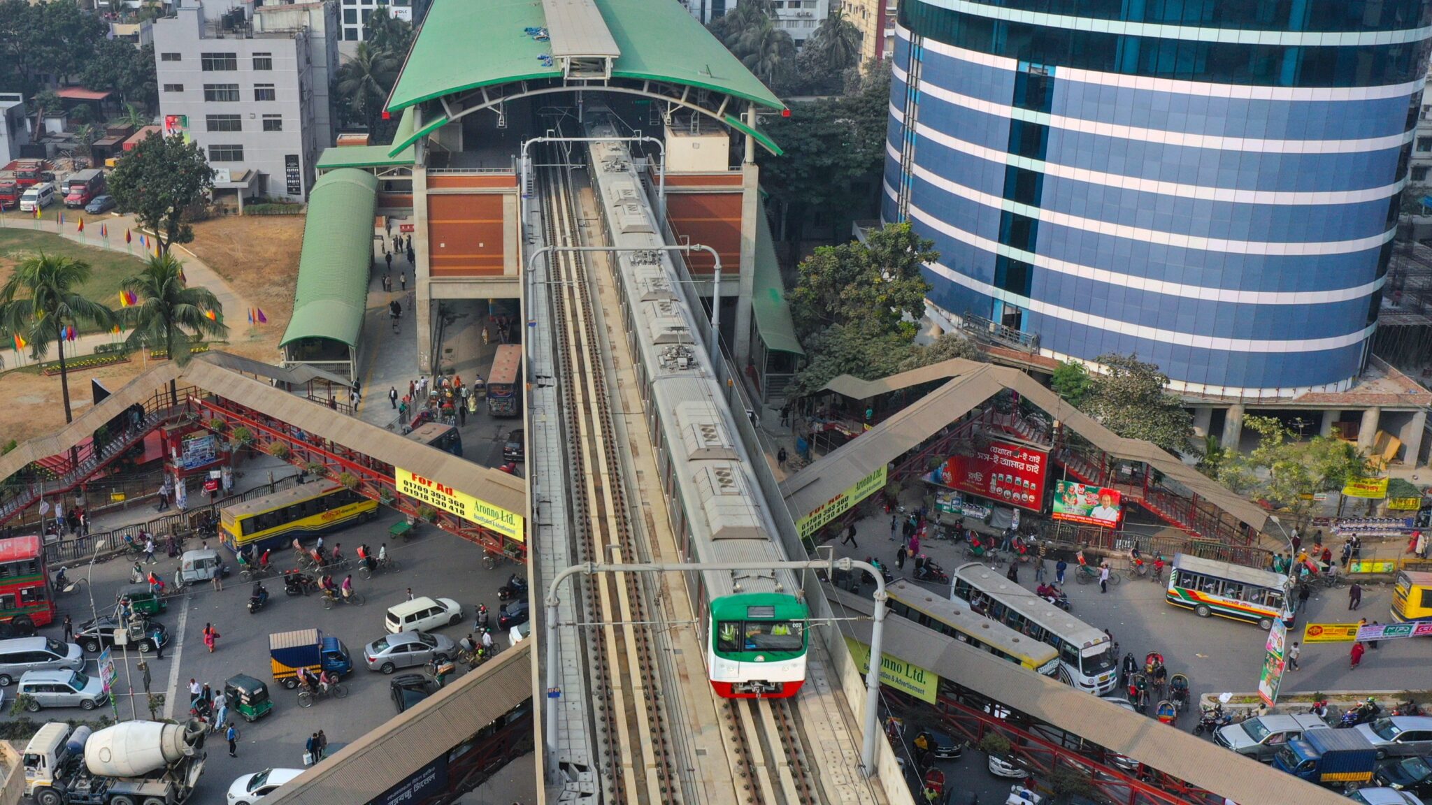 How Does Metro Rail Reduce Traffic Jam In Dhaka? - Money Masterpiece